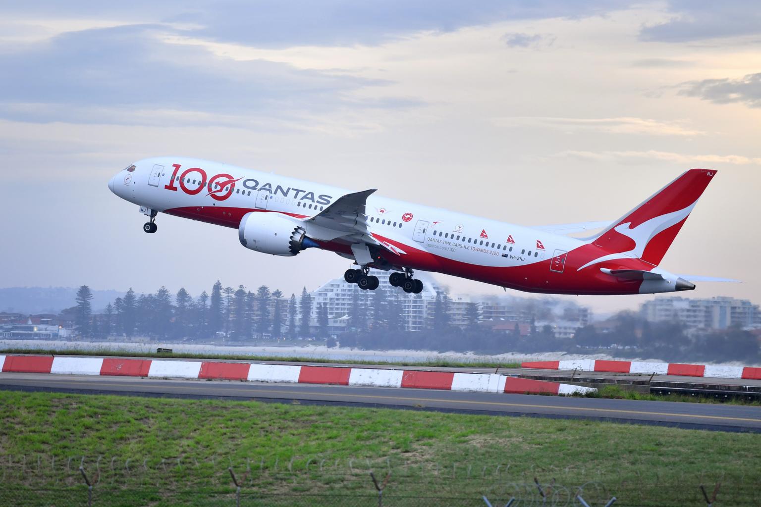 Qantas offers fast-track to higher status to frequent flyers of rival ...