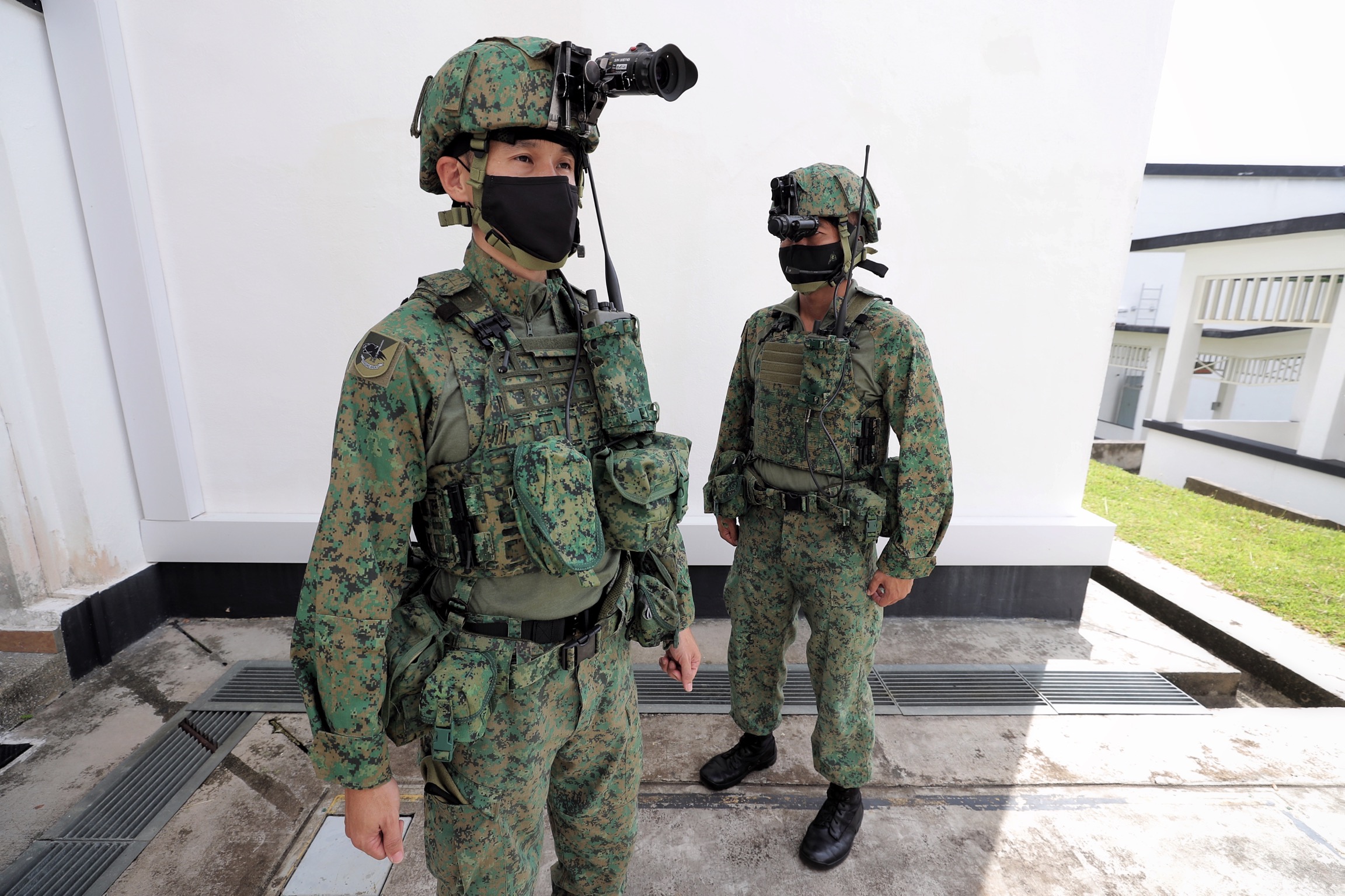 Singapore Army soldiers get new helmet, better fitting load-bearing ...