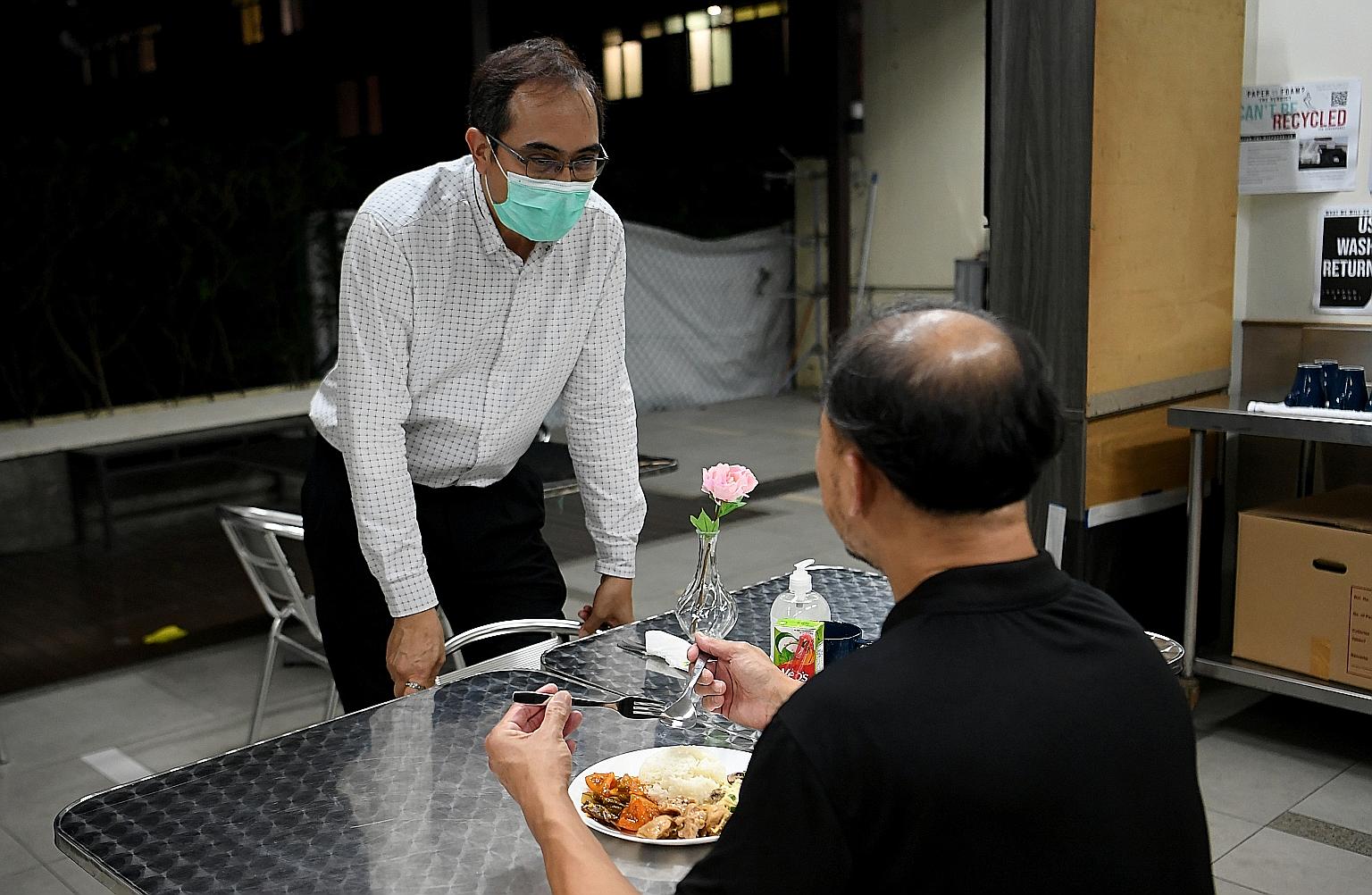 Charity offers free Exquisite dinners to homeless | The Straits Times
