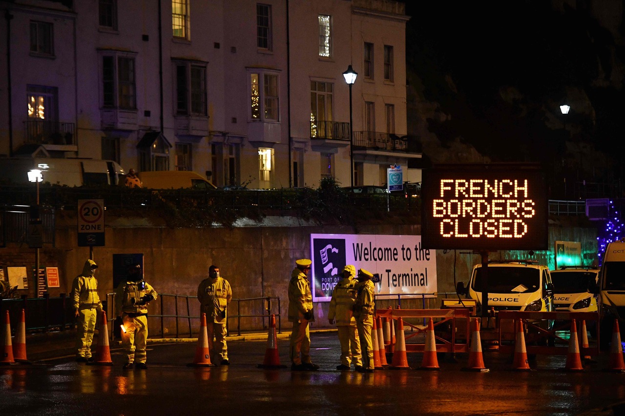 Border closures may not stop spread of new strain: Experts | The ...