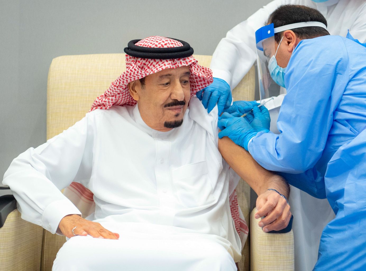 Saudi Arabia's King Salman receives first dose of Covid-19 vaccine ...