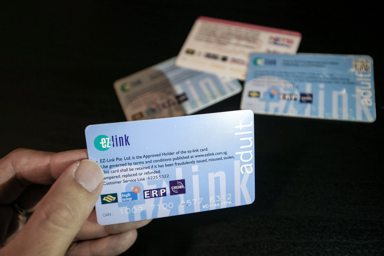 S'pore commuters can now top up adult ez-link cards with mobile app | The Straits Times