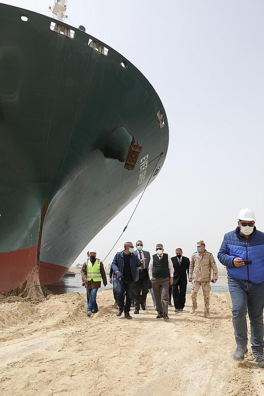 Salvager hopes to free ship blocking Suez Canal by start of this week ...