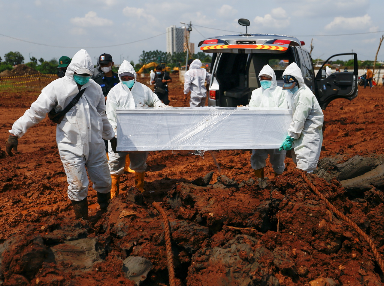 14 hours to collect a corpse in Jakarta as Covid-19 toll mounts | The ...