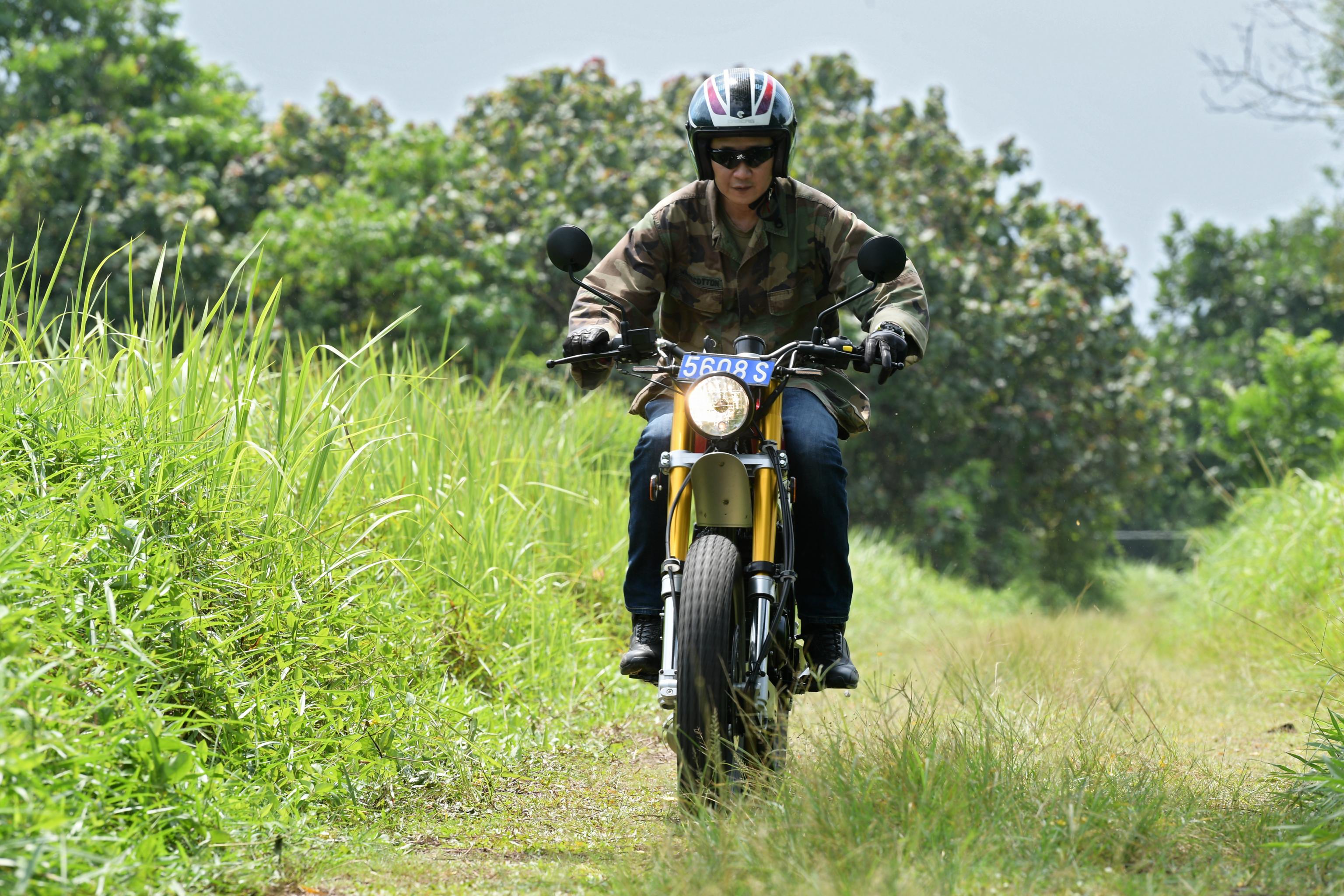 Bike review: Mutt's Razorback 125 is a retro urban scrambler on a ...
