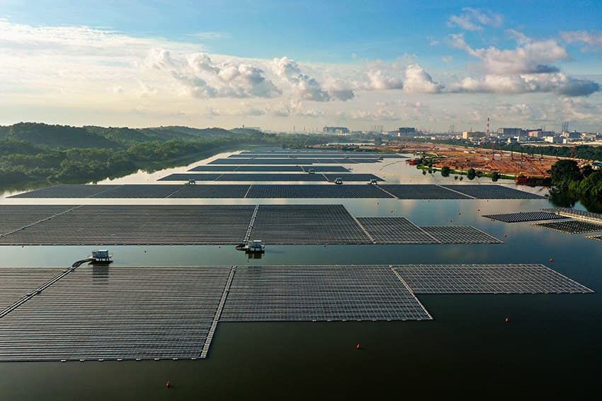 Singapore's first large-scale solar floating farm opens at Tengeh Reservoir | The Straits Times