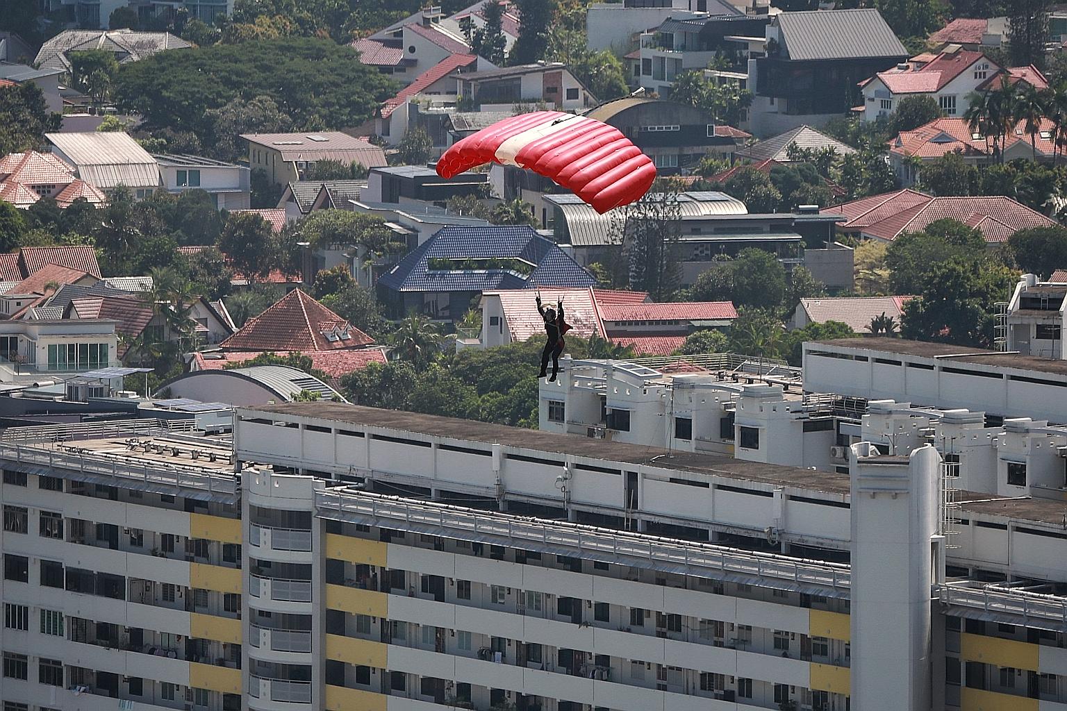 Red Lion stretchered off after hard landing during NDP test jump | The ...