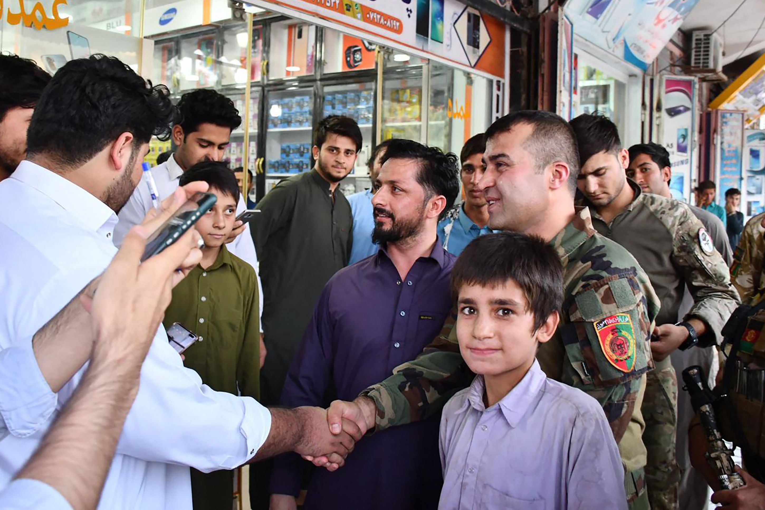 Young Afghan general takes fight against Taleban to social media | The ...
