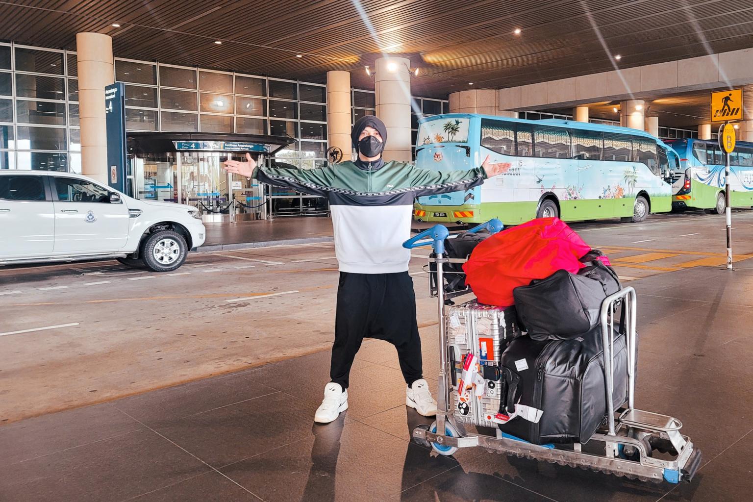 Singer Namewee returns to Malaysia, says his arrest warrant has been ...