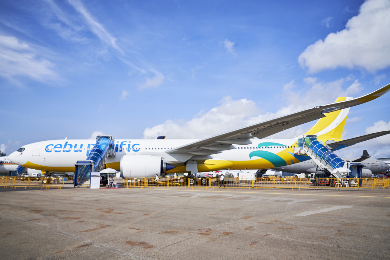 Airline plans new squeeze on leg room with record number of seats | The ...