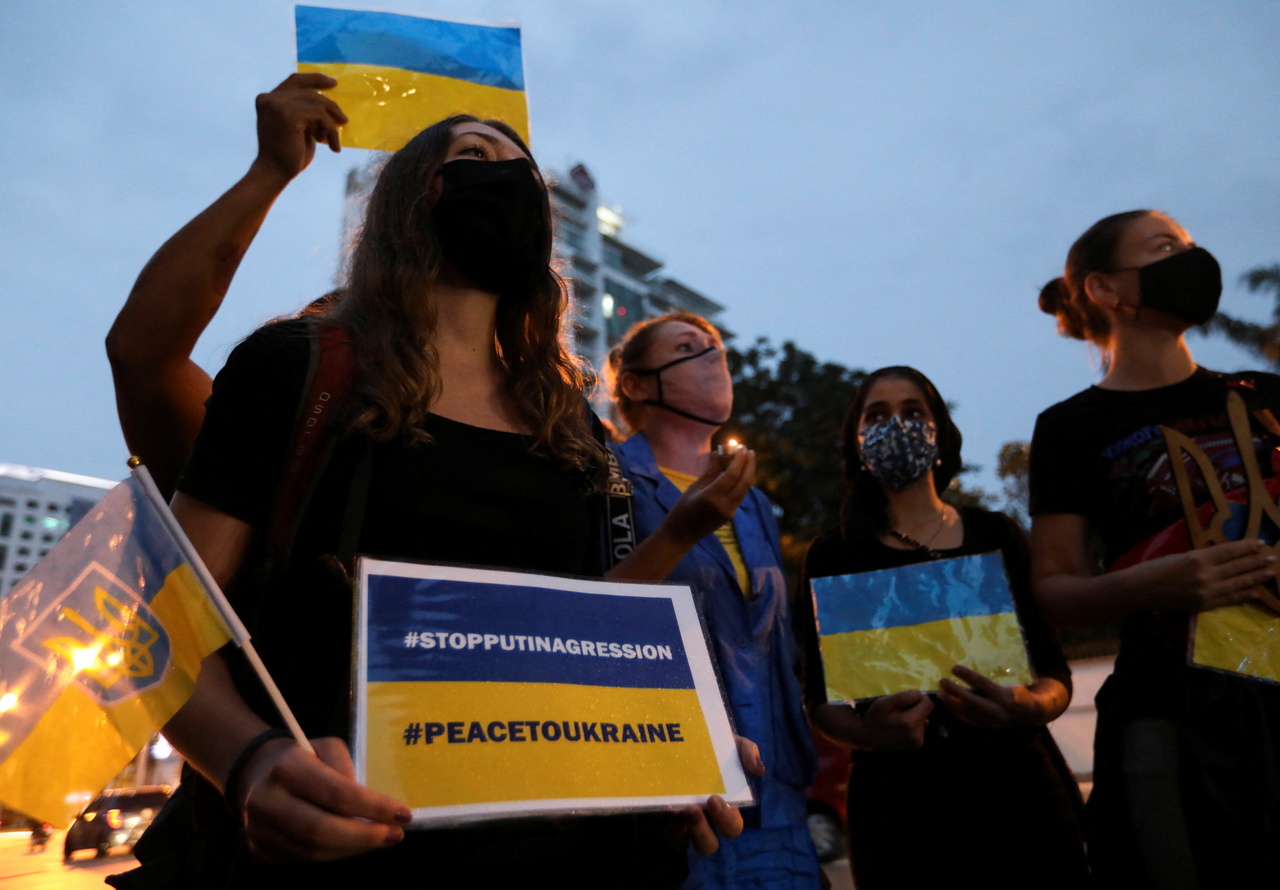 Malaysia urges redoubling of effort for peaceful solution in Ukraine ...