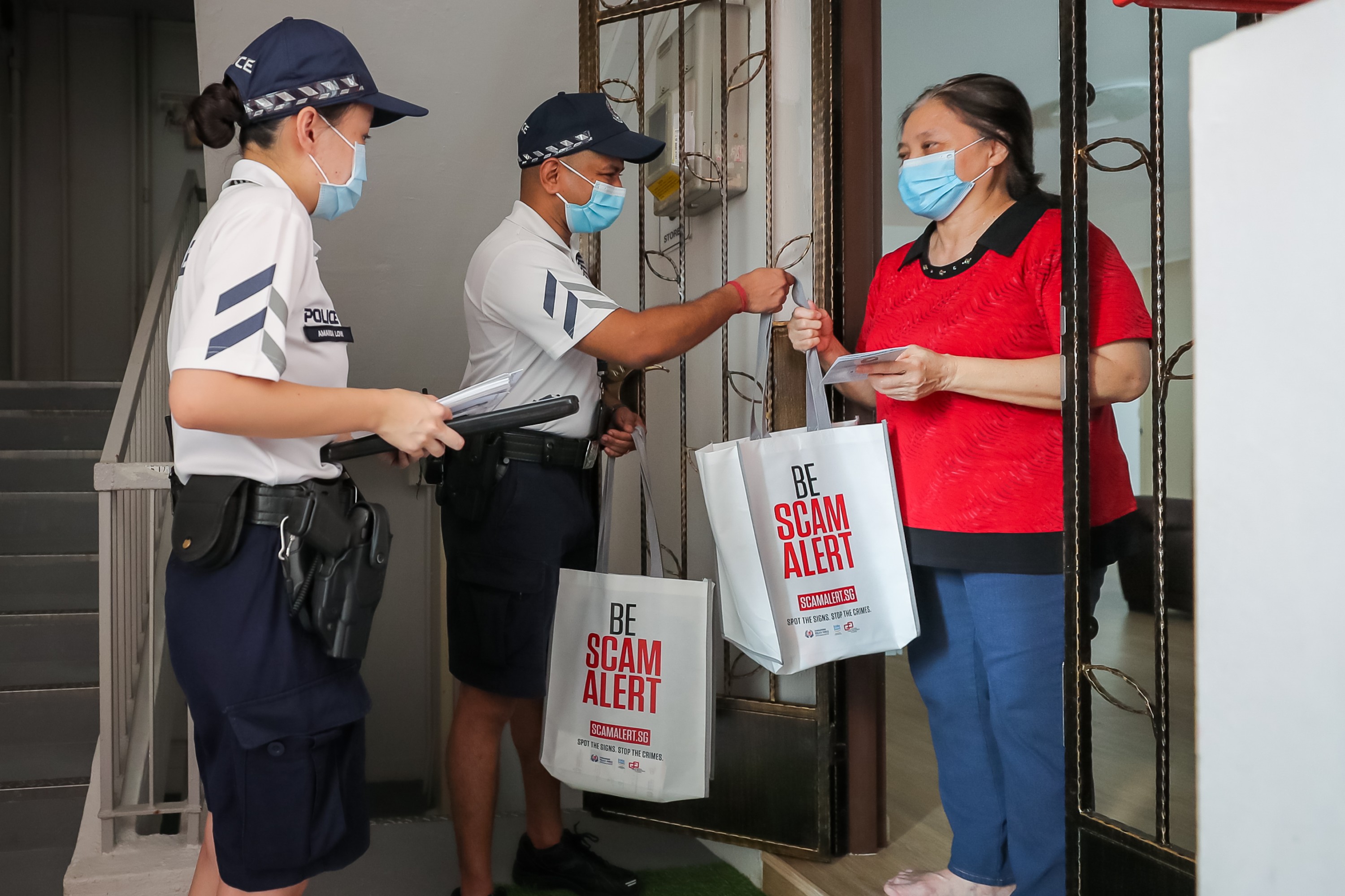 Police visit residents to help educate them about dangers of scams ...
