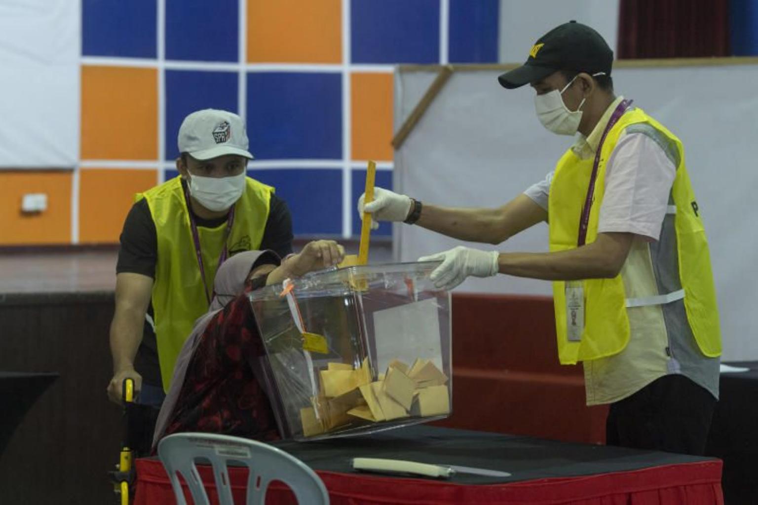 Johor polls close, half of eligible voters turn out as at 4pm | The ...