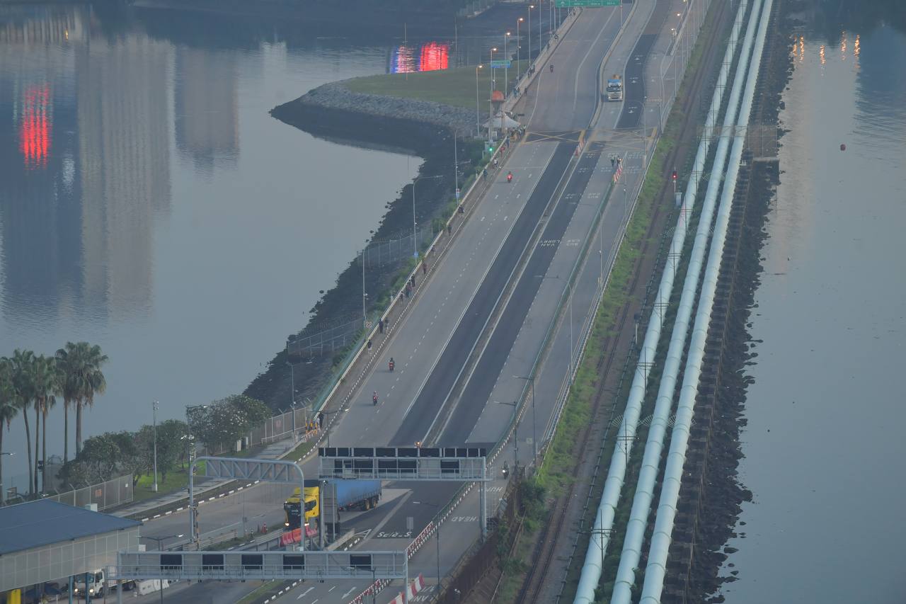 Traffic slows down at Woodlands, Tuas checkpoints after midnight rush ...