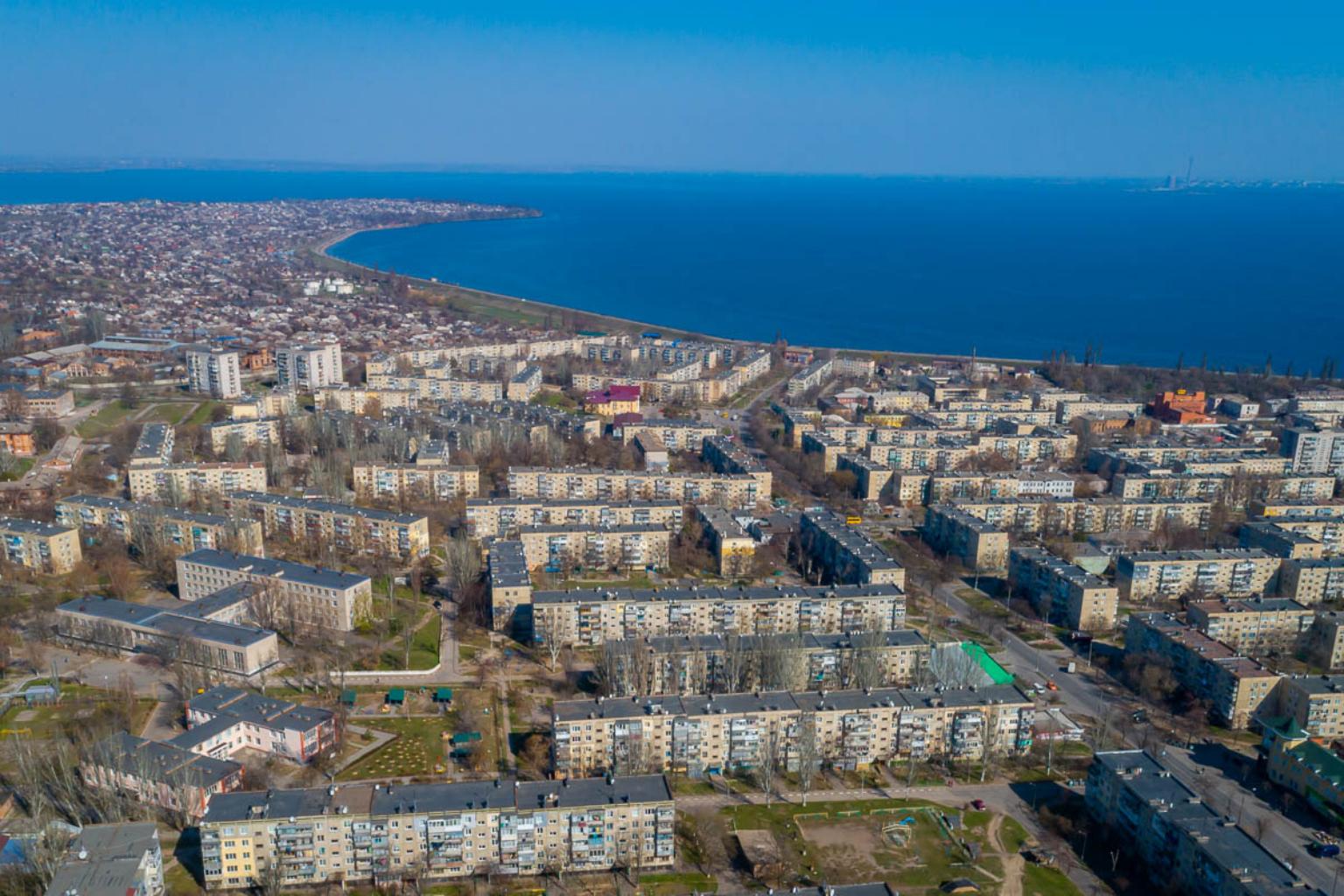 Standoff at strategic Ukraine river eyed by Russian troops | The ...