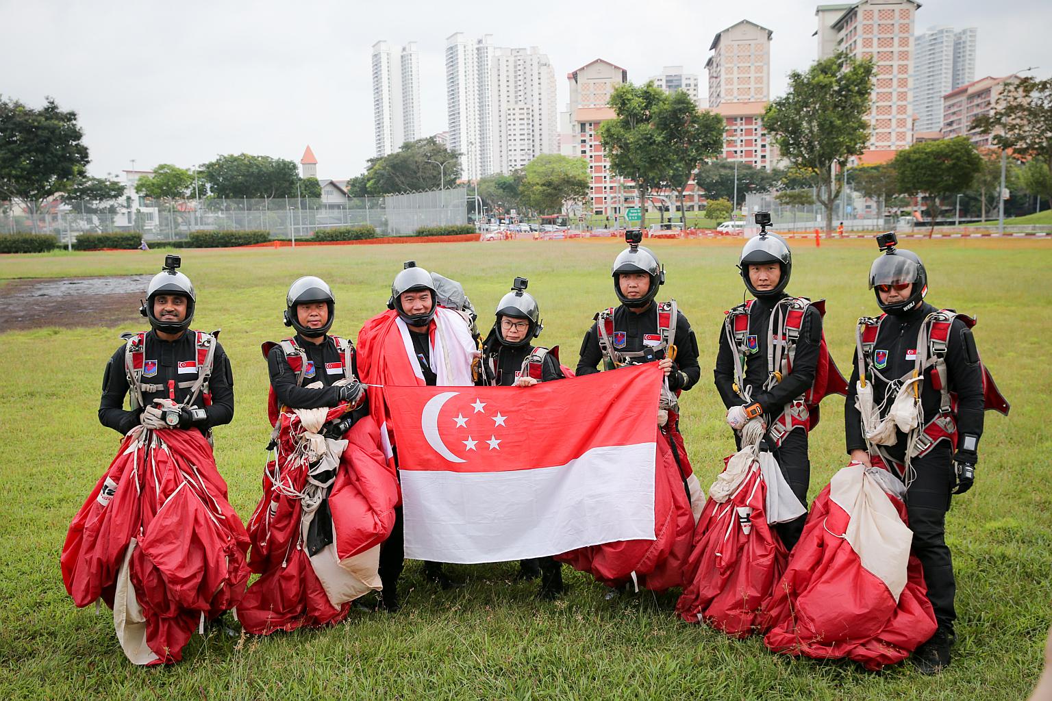 Red Lions' last rehearsal of free-fall jump for National Day thrills ...