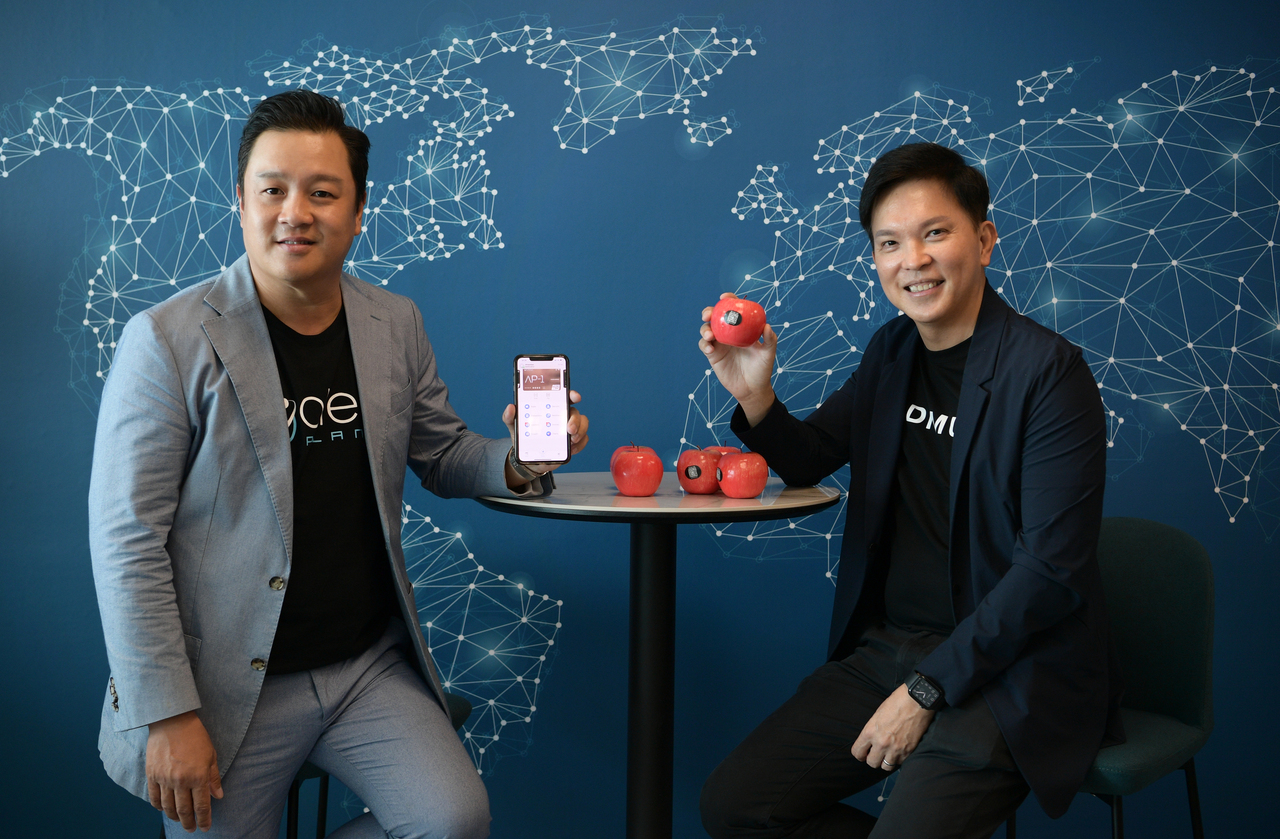 Online grocery platform that makes supply chain process transparent on ...