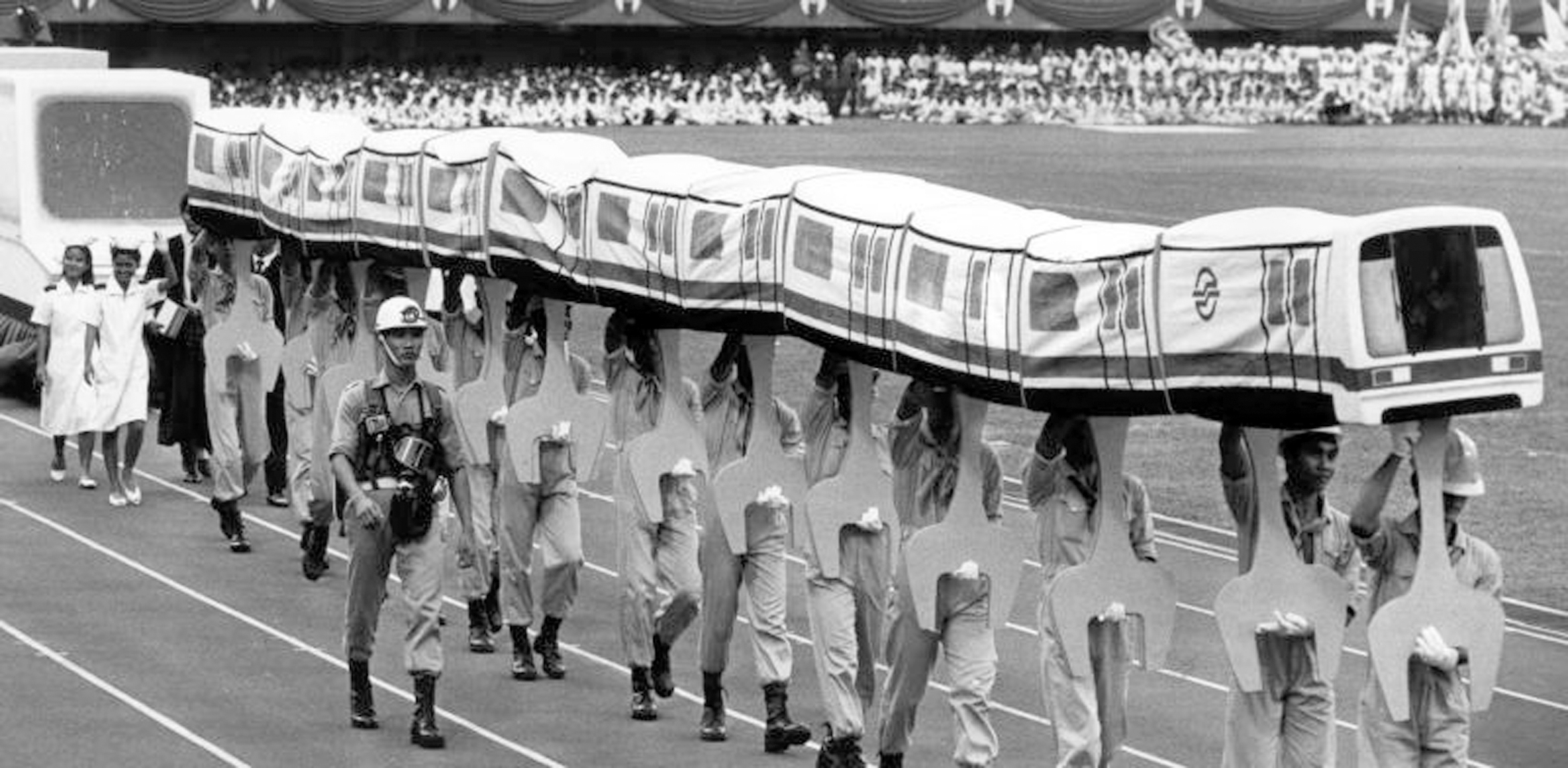 200 photos of past National Day parades showcased on over 7,000 outdoor ...