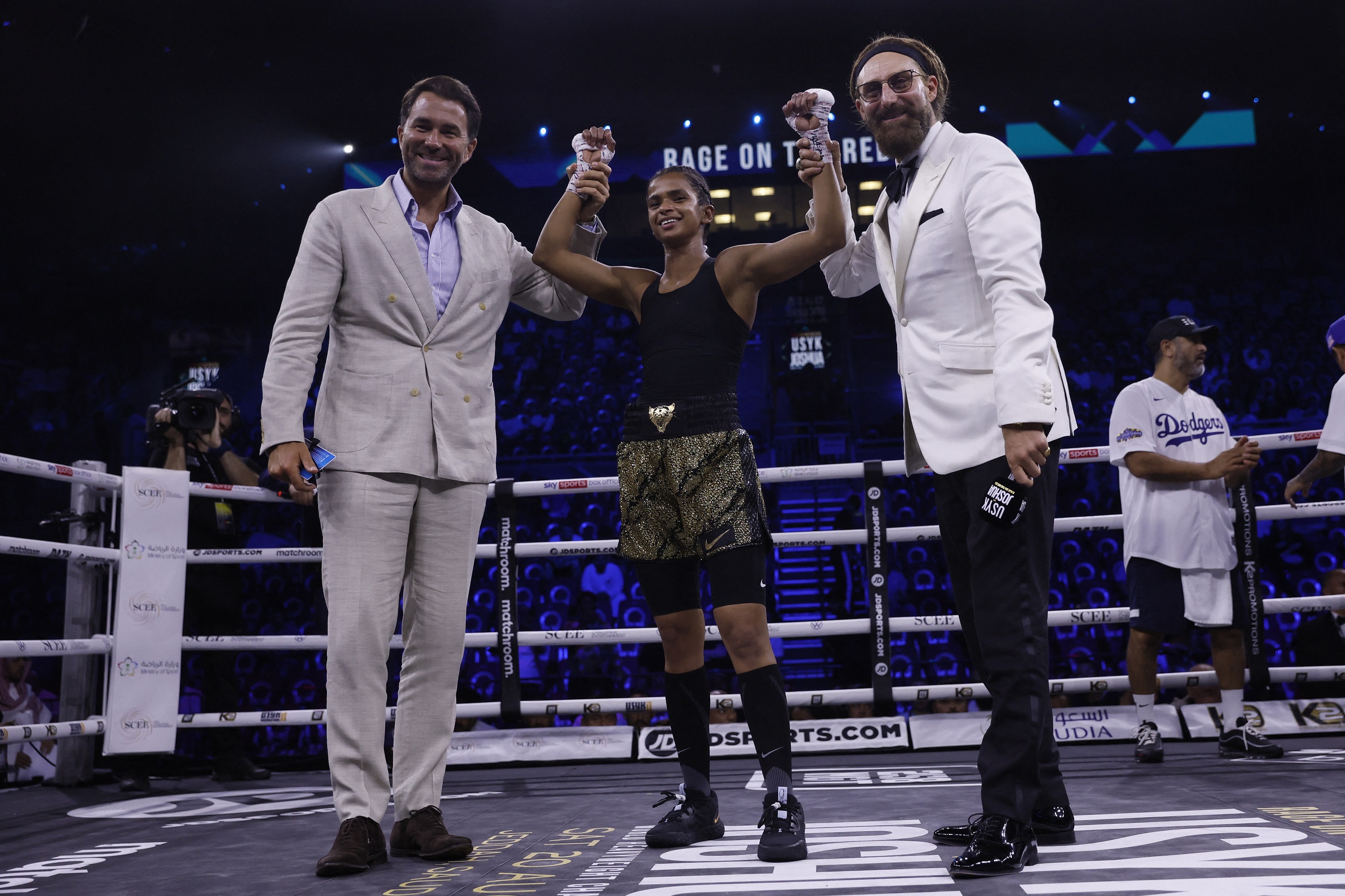 Boxing: Ramla Ali takes only a minute to win first female pro fight in ...