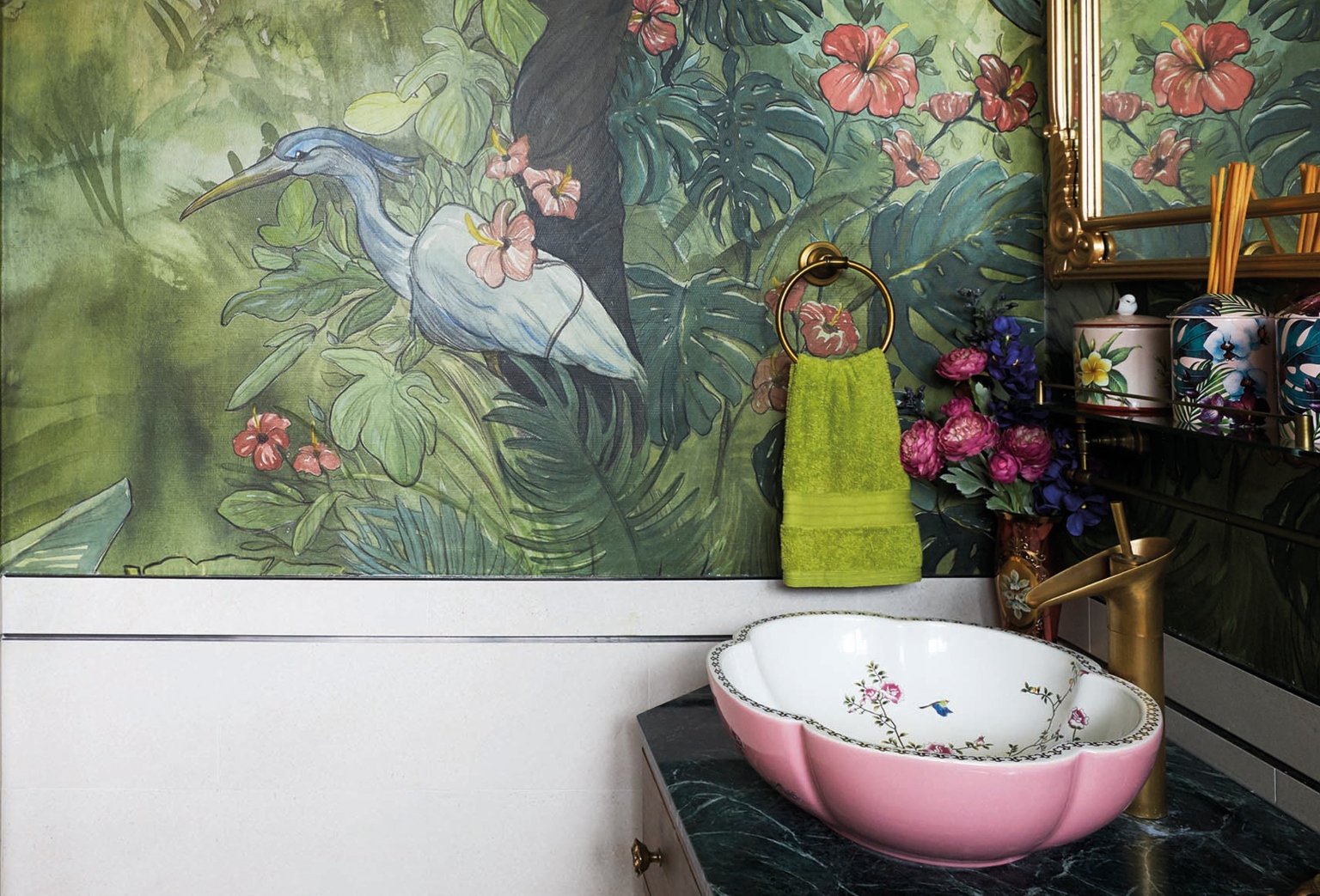 The Chic Home: Rumah Bebe owner's condo celebrates Peranakan heritage ...