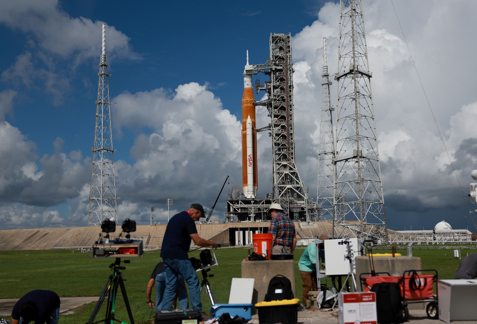 'Sight to behold': Tourists flock to Florida for Moon rocket launch ...