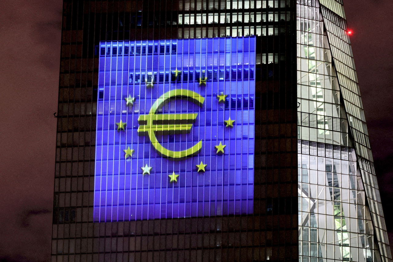 Euro slides as Fed chief steals ECB's rate hike thunder | The Straits Times