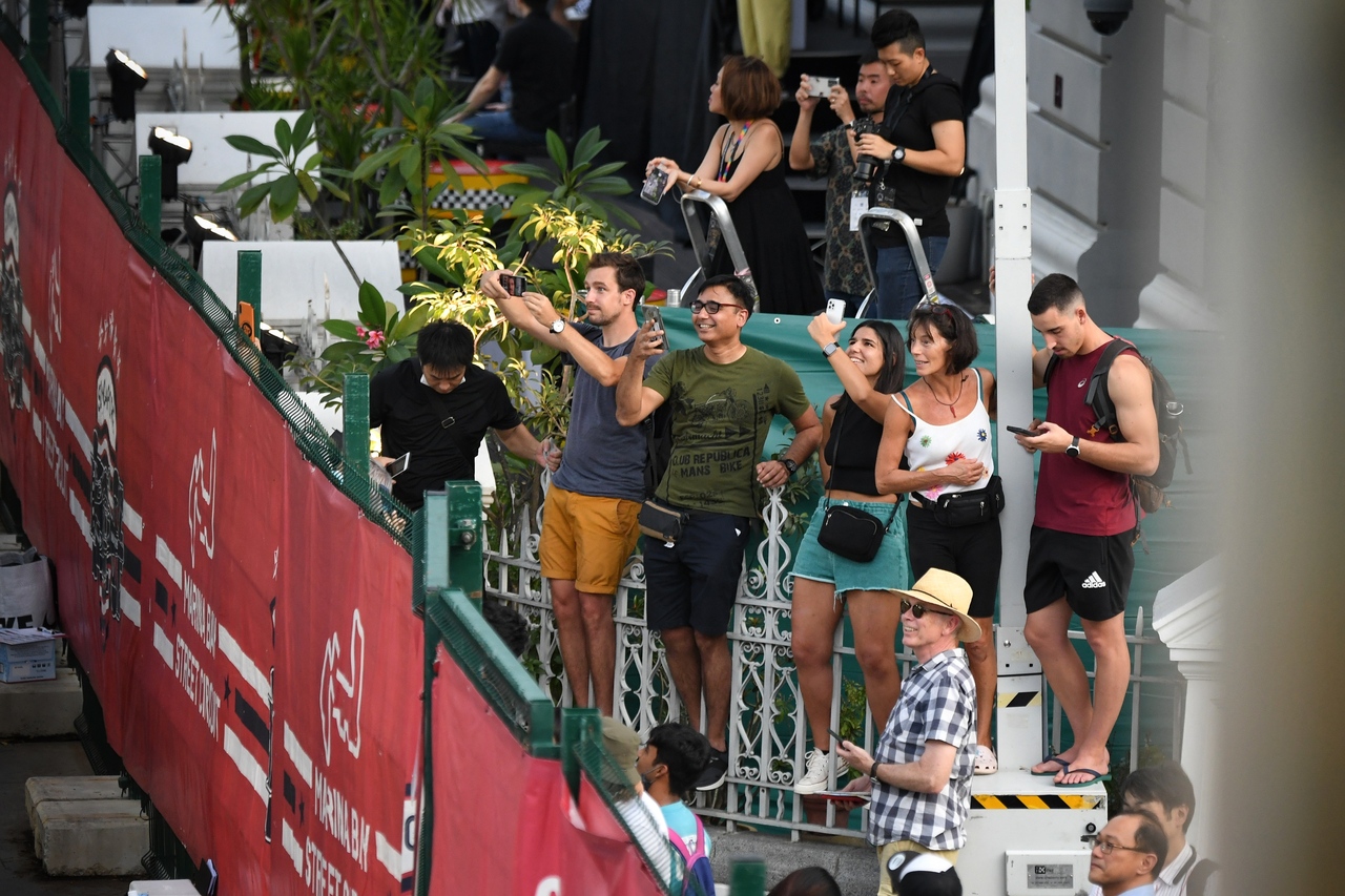 Formula 1: 2022 S'pore race signals return to normality, say happy fans ...