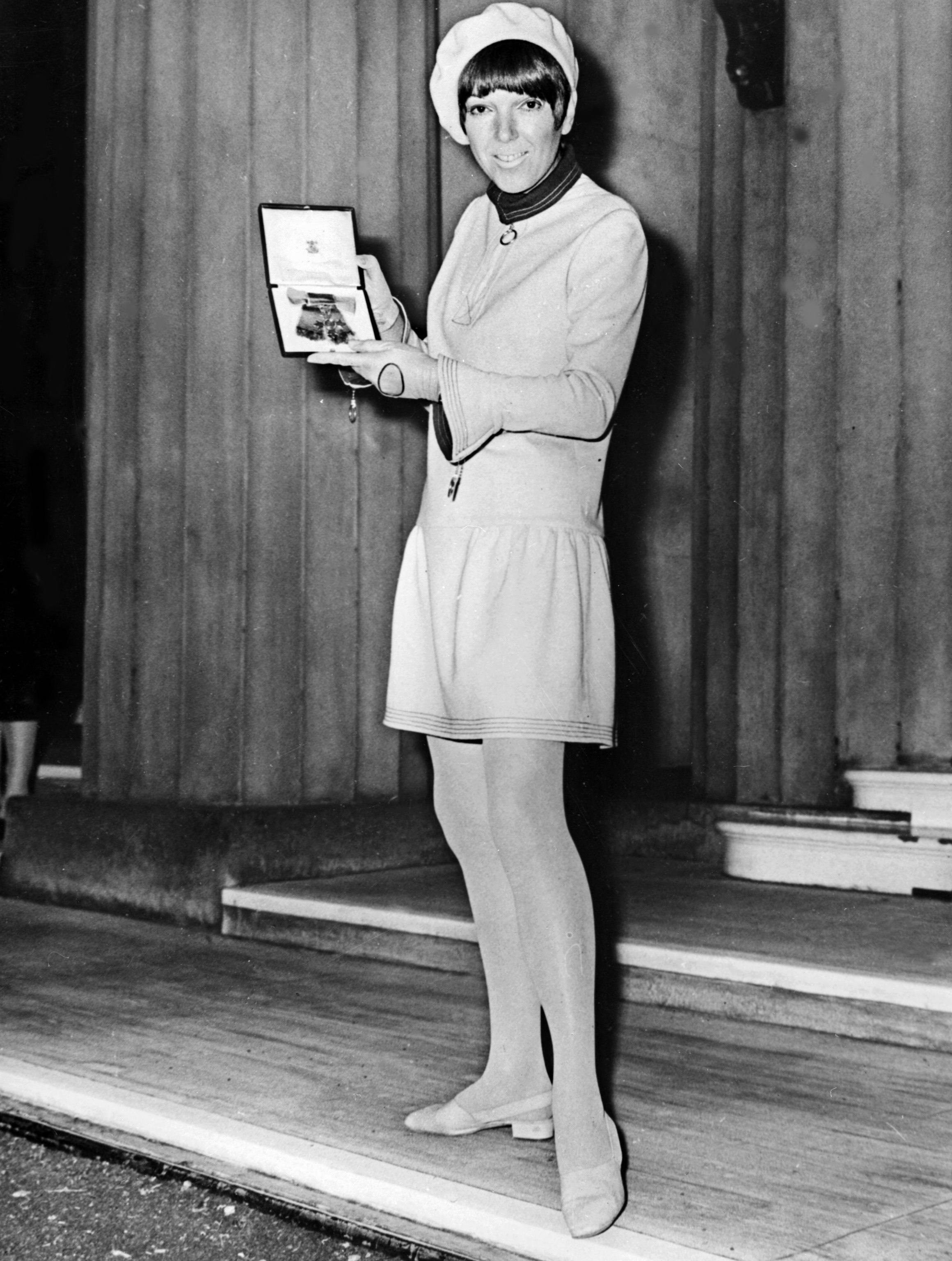 Miniskirt pioneer Mary Quant, queen of Swinging London, dies at 93 ...