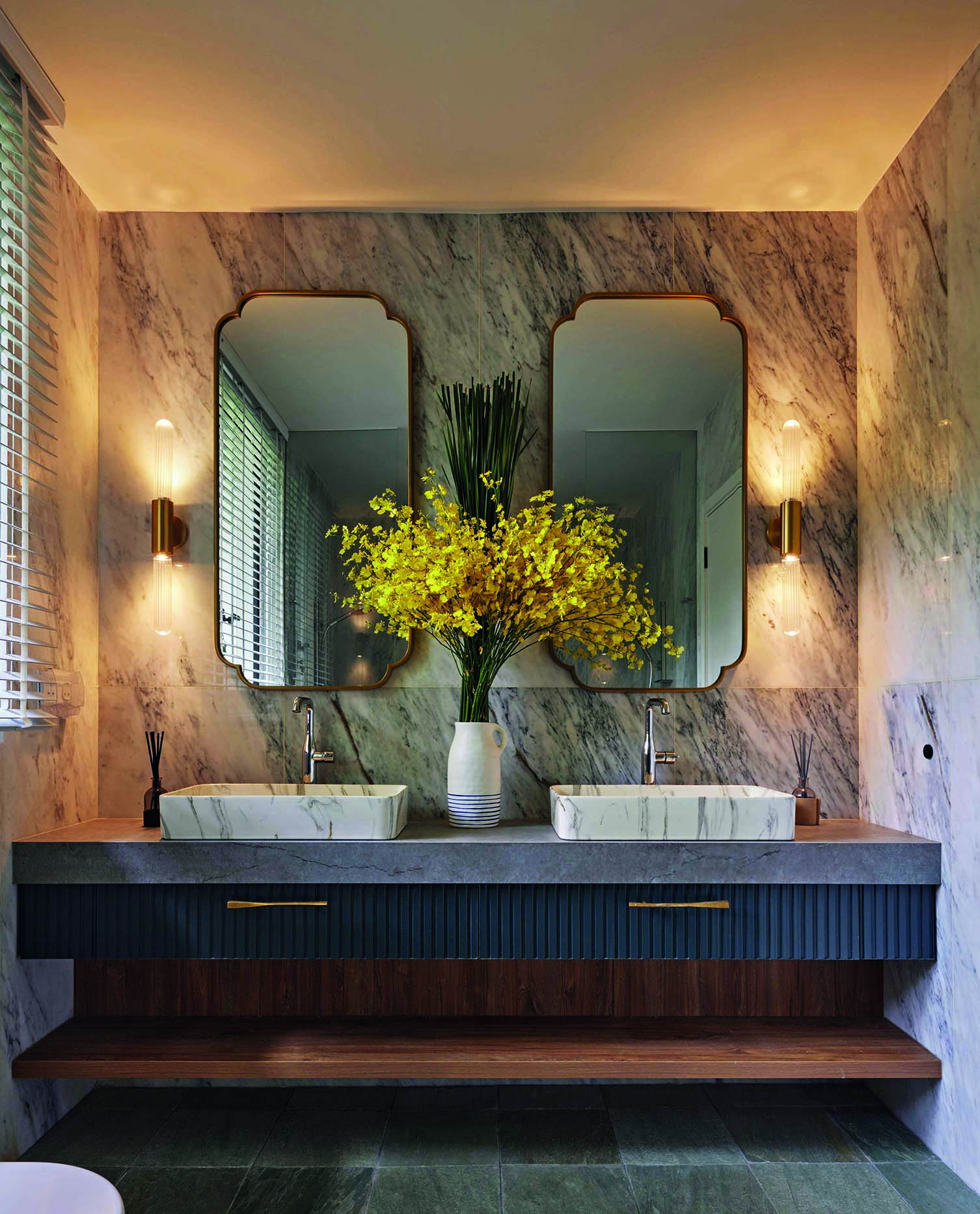 The Chic Home: Rustic style and riots of colour in lawyers’ Sennett ...