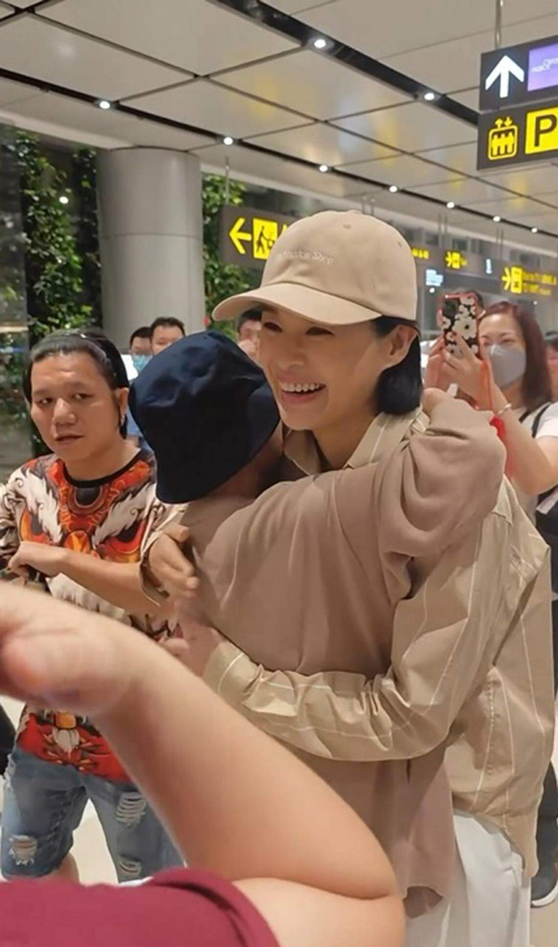 Hong Kong actress Myolie Wu delights fans on her first Singapore visit ...