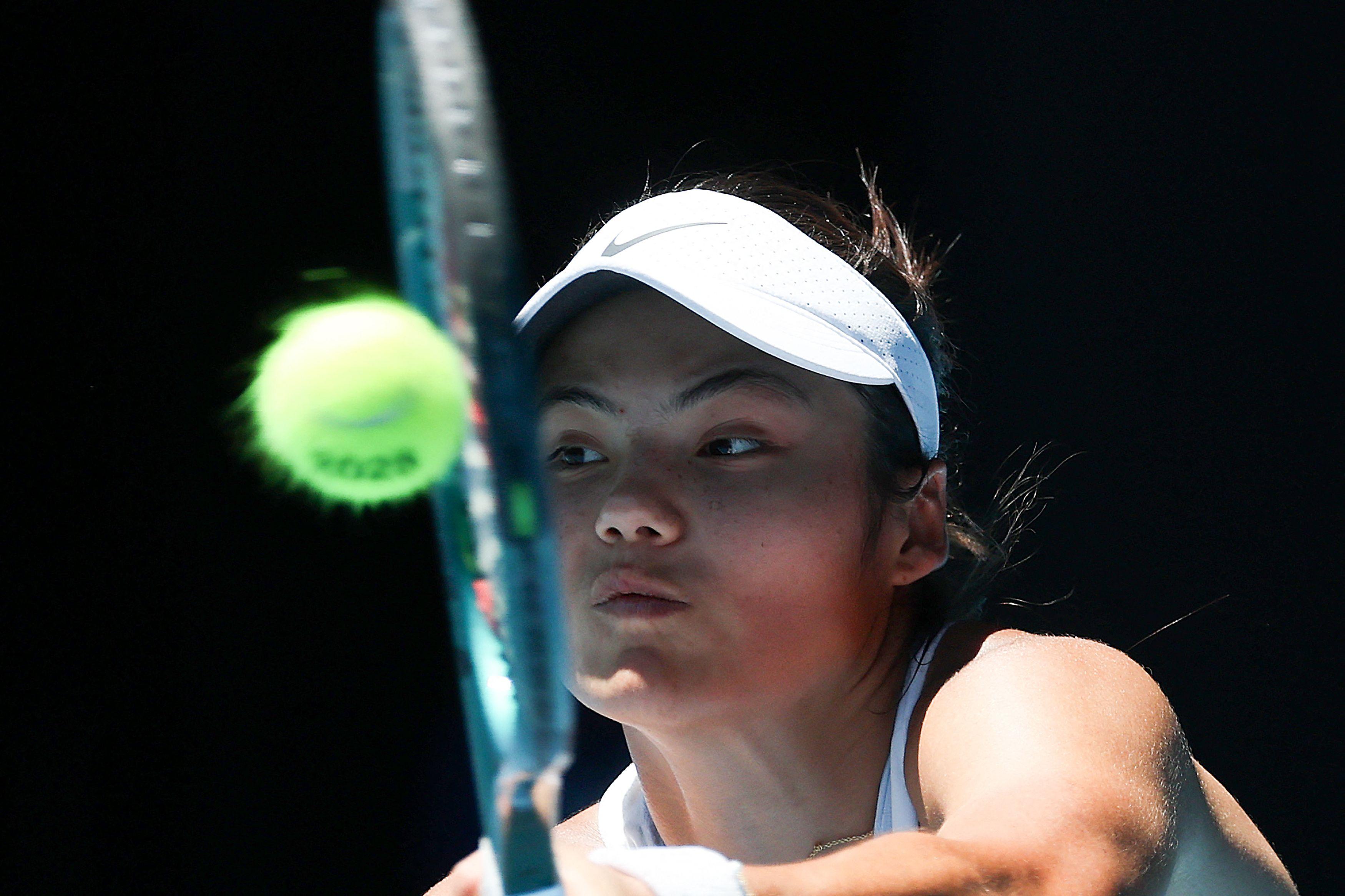 ST Full-time Report: Emma Raducanu suffers early exit at S’pore Tennis ...
