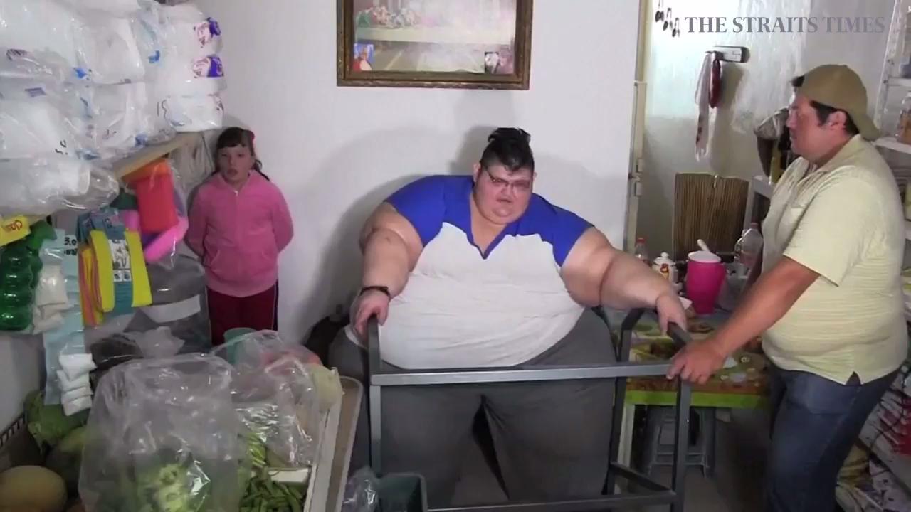 World's heaviest man, who weighs 500kg, leaves Mexico home for first ...