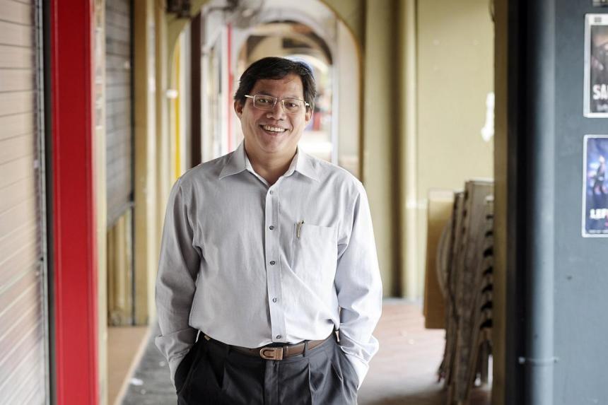 Ismail Hussein: From a bank to Parliament | The Straits Times