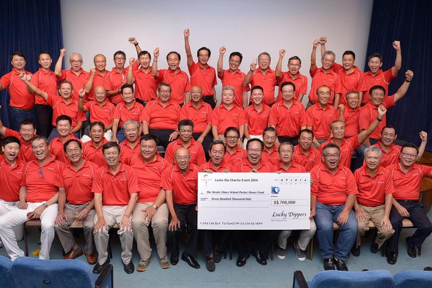 Lucky Dippers tee off to raise $700k for needy students | The Straits Times