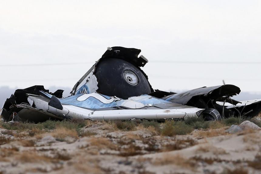 One pilot dead as Virgin Galactic spaceship crashes in US desert | The ...