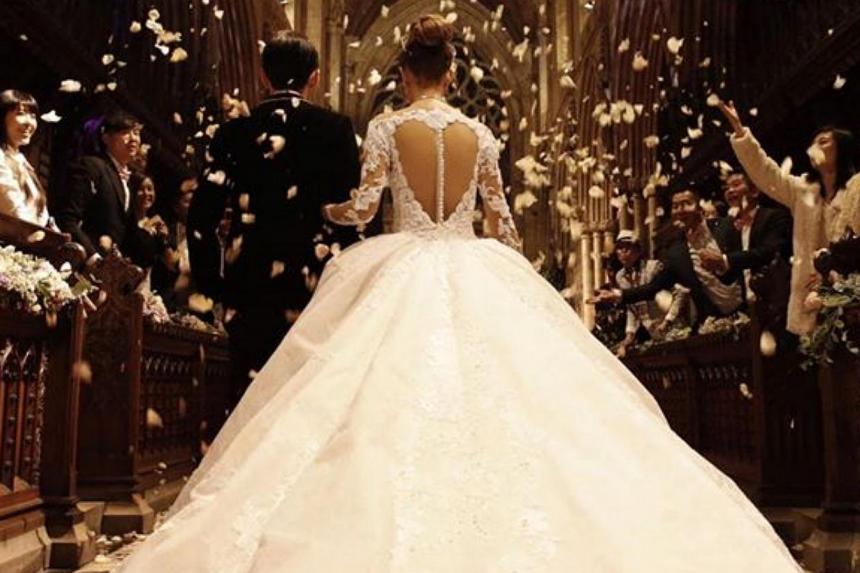 Jay Chou marries at a fairy-tale wedding in England, complete with a ...