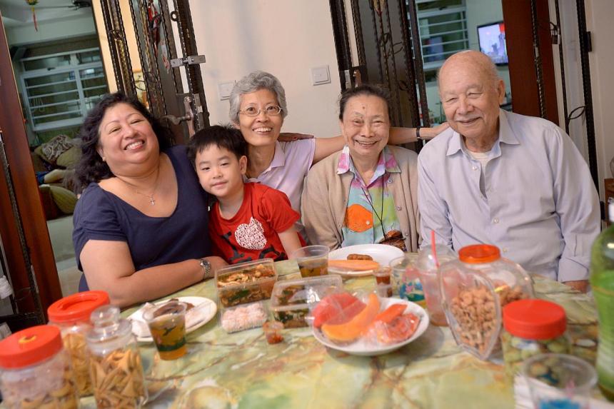 Closer ties as neighbours bond over food | The Straits Times