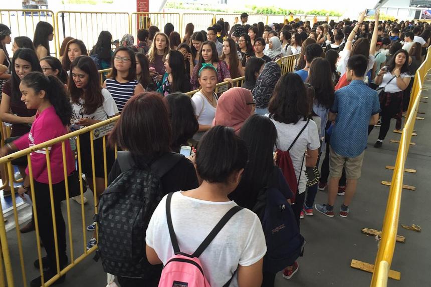8,000 fans queue early for One Direction concert, some turn up in the ...