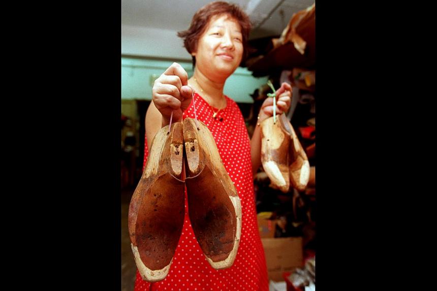 Remembering Lee Kuan Yew: New Year card every year for shoemaker | The ...