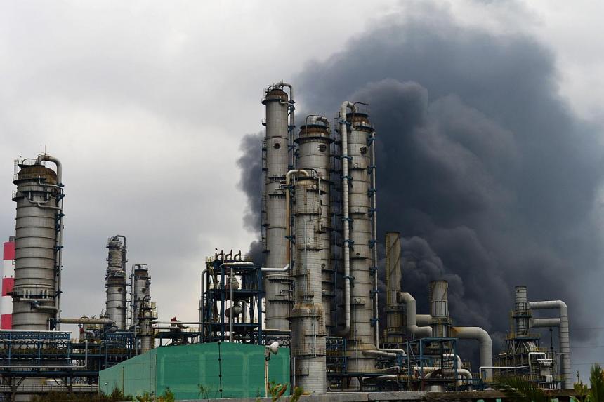 China's chemical plant fire reignites, fire engines rush to spot | The ...