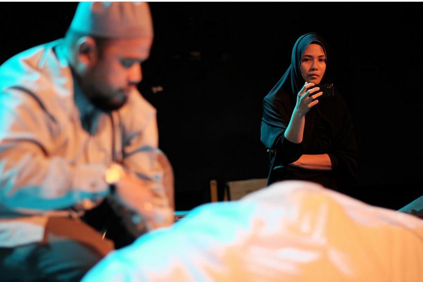 Theatre review: Over a funeral, Hawa reflects on religion and life ...