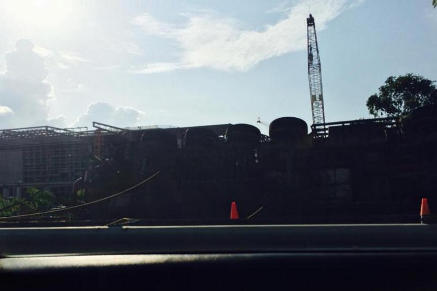 Accident involving trailer and tow truck near Airport Boulevard causes ...