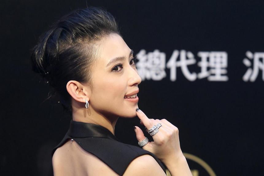 Eason Chan beats Jacky Cheung to clinch best male singer prize at ...