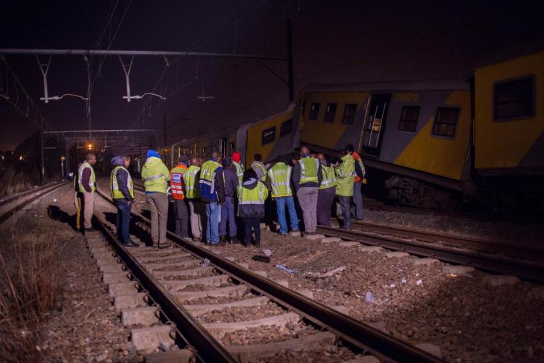Injured toll in South Africa train crash tops 200 | The Straits Times