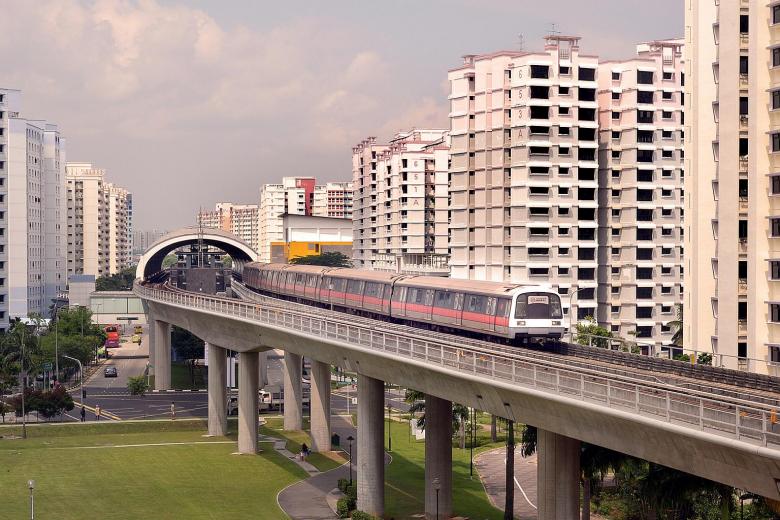 Train delay from Clementi to Joo Koon on East-West Line due to train ...