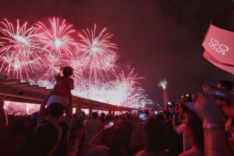 Singaporeans celebrate 50th National Day with nostalgic and touching ...