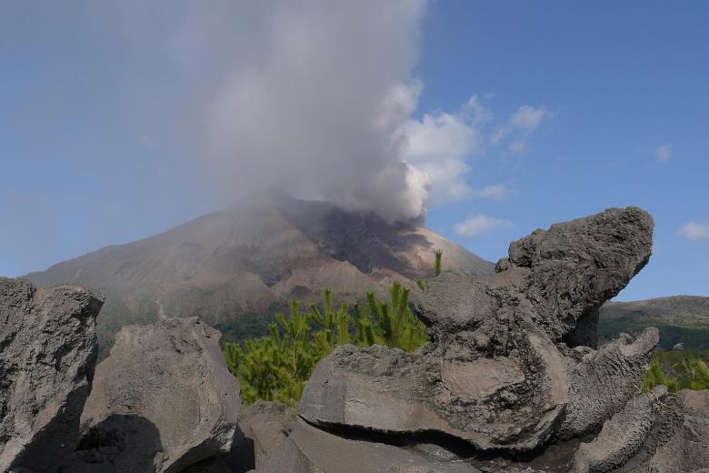 Japan raises warning level on volcano not far from nuclear plant | The ...