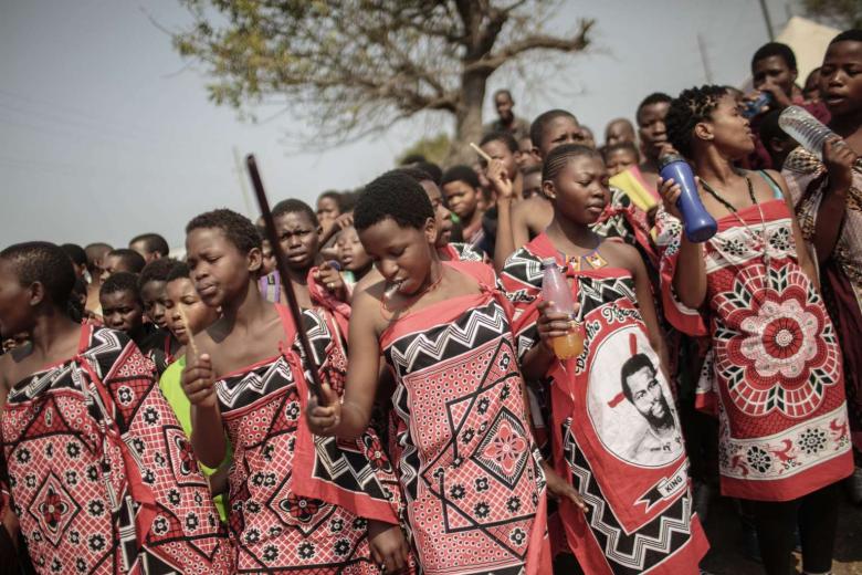 38 girls die in crash on way to Swaziland beauty pageant | The Straits ...