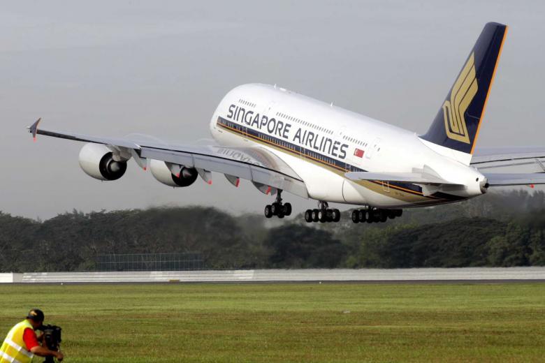 SIA A-380 bound for Los Angeles returns to Tokyo because of engine ...