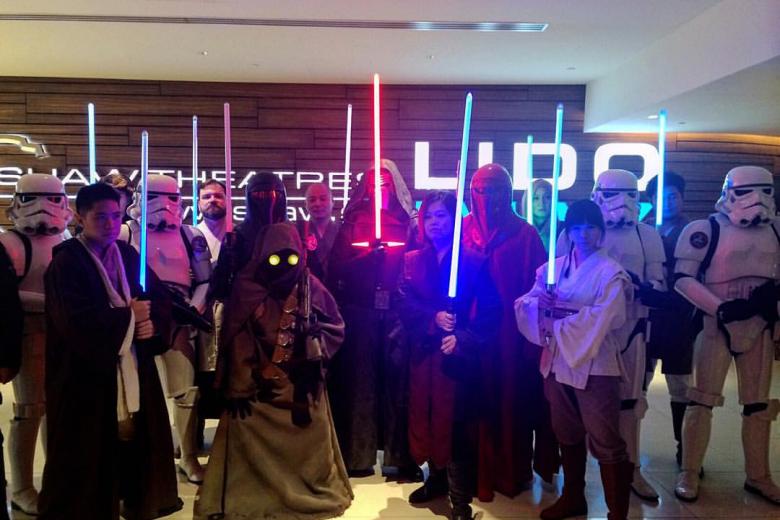 Fans queue for 24 hours to buy tickets to 1st screening of new Star ...